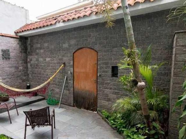 Casa de rua: Sobrado / Residencial / Vila Augusta