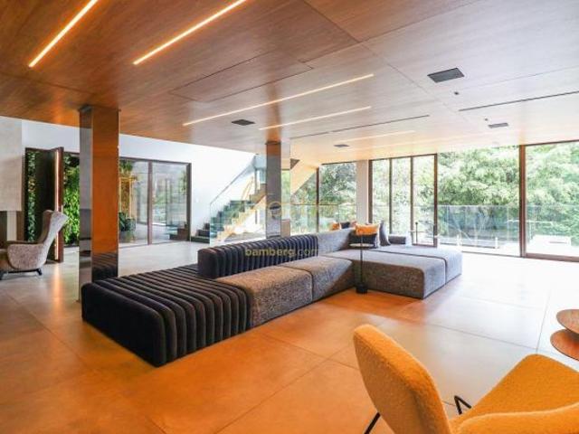 Casa de Revista em Vila! Porteira Fechada Arquitetura assinada como obra prima