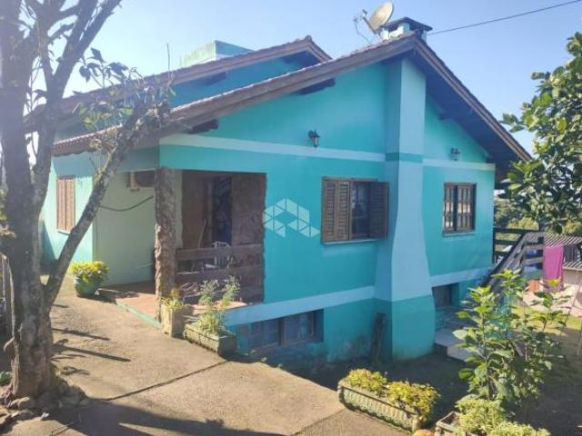 CASA DE TRES DORMITORIOS EM VIAMAO
