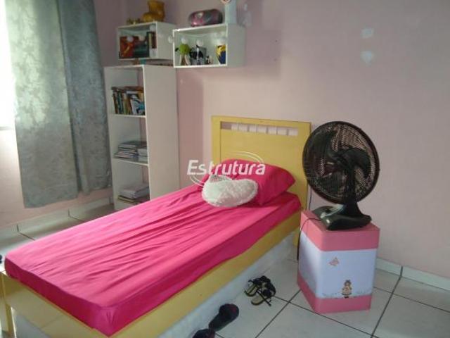 Casa de três dormitórios na Santa marta