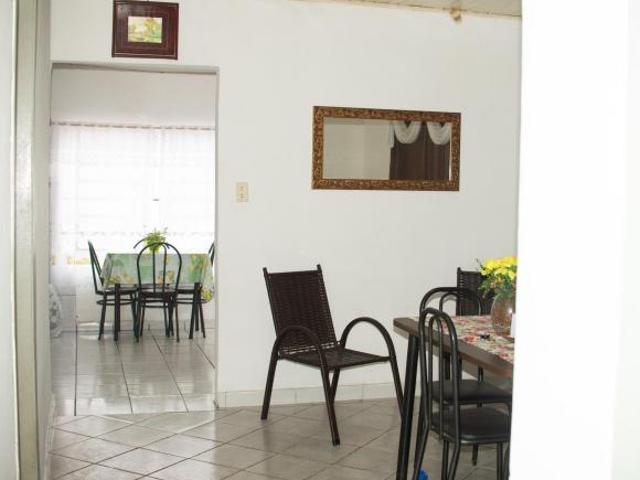 Casa de três dormitóros a venda