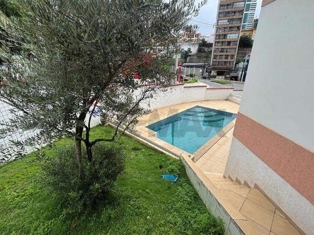 CASA DE TRES PAVIMENTOS NA ALAMEDA DAS FRANBOESAS