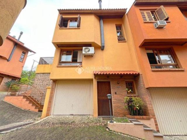 Casa de três quartos, suite, vaga de garagem