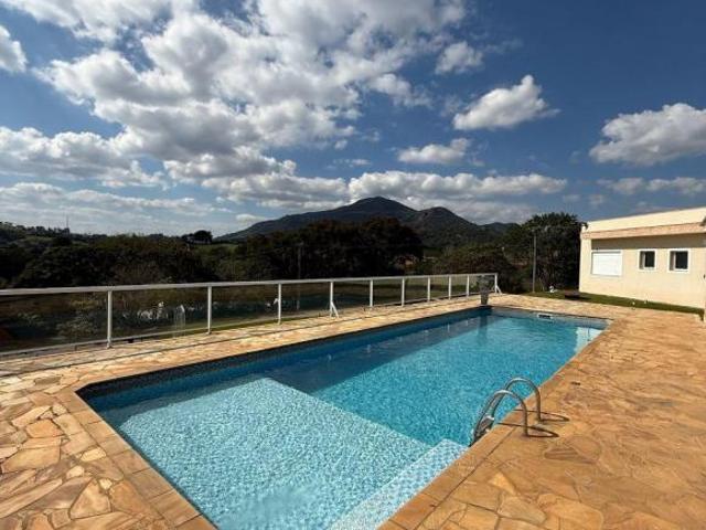Linda casa com 7 dormitórios, piscina e lazer completo em Vargem – SP