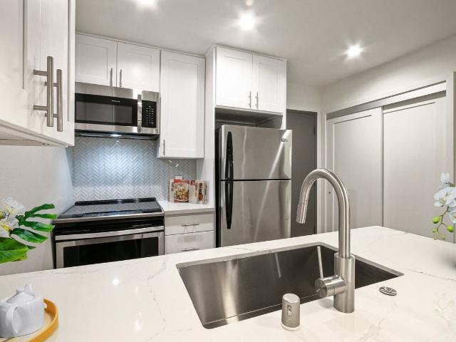 Casa De Vida 2 Bedroom Apartment for Rent at 3230 Overland Ave, Los Angeles, CA 90034 Palms