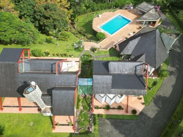 Casa de Vidro, Paraíso a Venda na Cidade de Juquitiba!