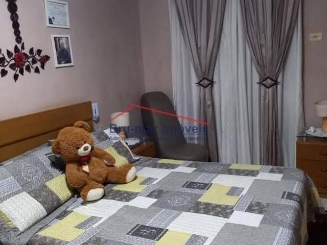Casa de vila com 2 andares, 3 dormitórios 1 suíte, Macuco, 1 vaga, quintal