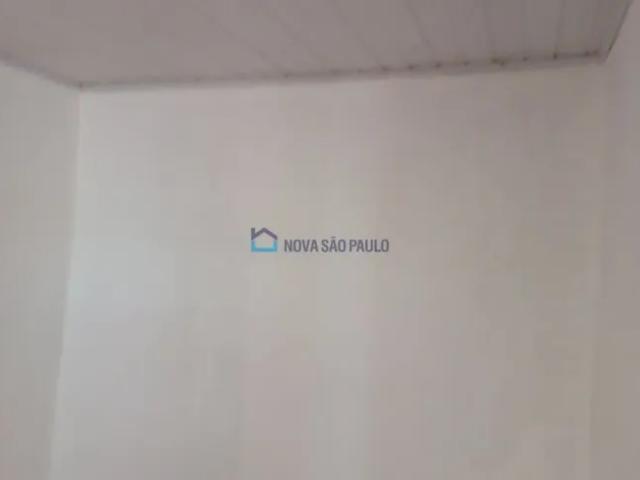 Casa de Vila com 2 quartos e 01 vaga de garagem na Saúde