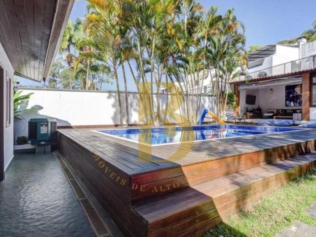 Casa de vila com 360 m², 4 quartos sendo 2 suítes à venda no Jardim Marajoara