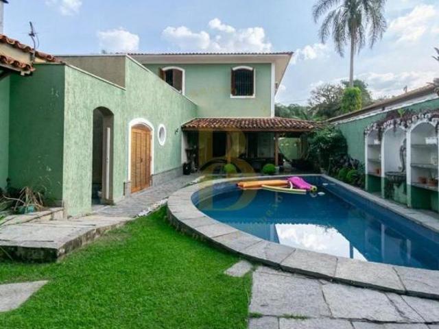 Casa de vila com 309 m², 4 quartos sendo 2 suítes à venda no bairro Granja Julieta