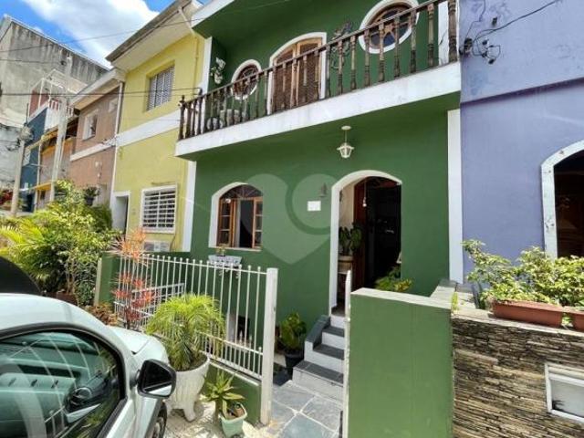 Casa de vila com 3 quartos à venda em Cambuci SP