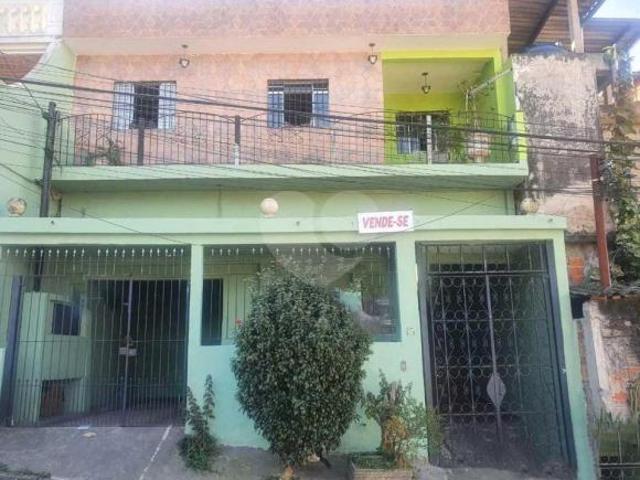 Casa de vila com 3 quartos à venda em Jardim São Roque SP
