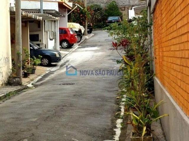 Casa de Vila com 3 quartos sendo uma suíte à venda na Saúde