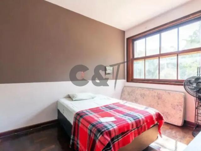 Casa de Vila 4 Dormitórios 2 Suítes à Venda no Jardim Luzitânia, São Paulo/SP