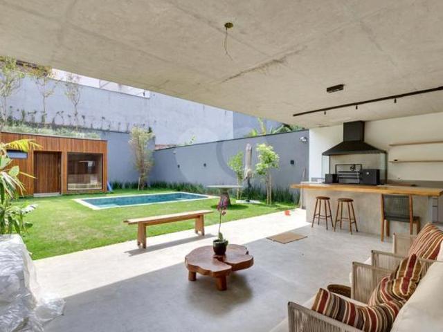 Casa de vila com 4 quartos á venda em Alto da Boa Vista, São Paulo