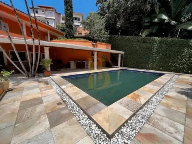 Casa de vila com 842 m², 6 quartos sendo 6 suítes à venda no bairro Panamby