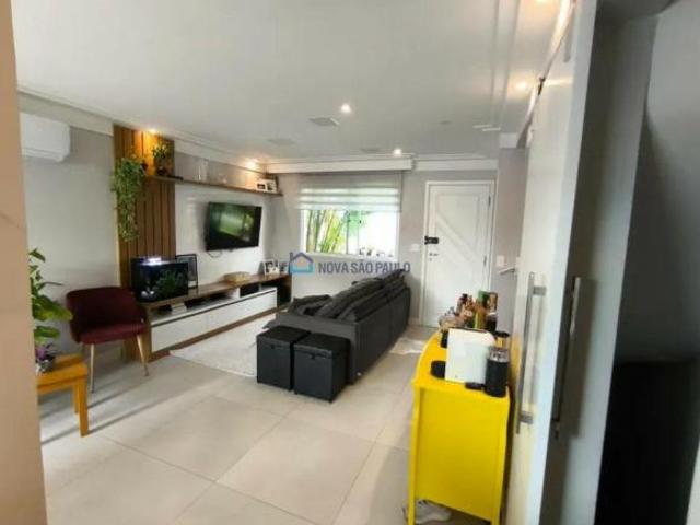 Casa de vila, condomínio fechado, quintal e portaria 24 horas!