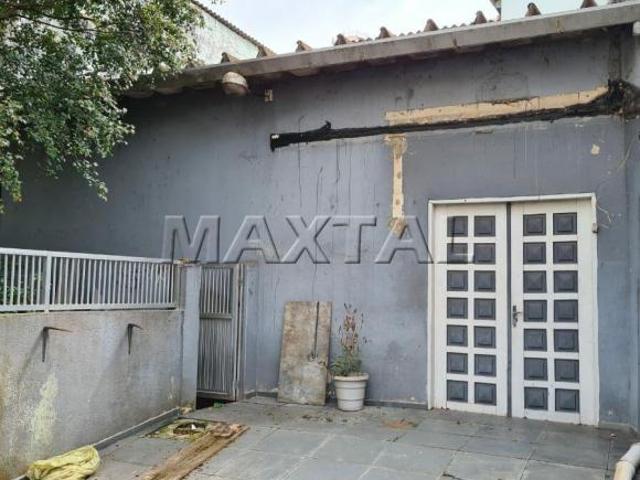 Casa de Vila à venda de 220m², no Santa Terezinha, com 2 quartos, cozinha, 2 banheiros