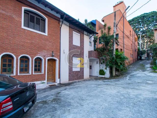 Casa de vila à venda em Pinheiros com 3 quartos e 2 vagas