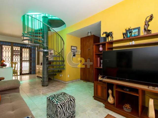 Casa de Vila a venda na Agua Branca, 2 suítes, 2 vagas, 165m²