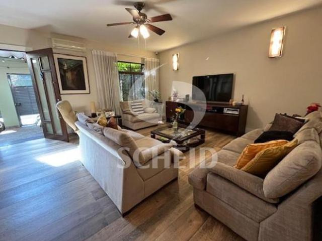 Casa de Vila à Venda na Granja Julieta com 250m², 5 dormitórios 2 suítes e 4 vagas