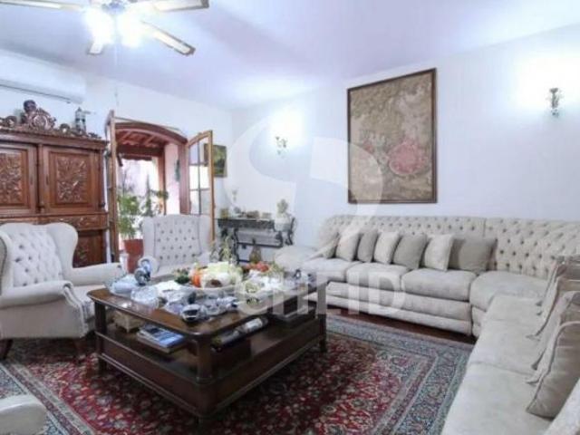 Casa de Vila à Venda na Granja Julieta com 308m², 3 dormitórios 1 suíte e 6 vagas