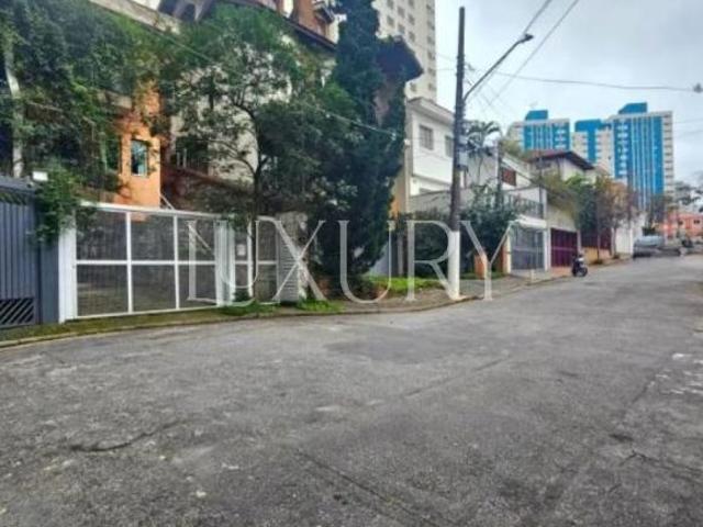Casa de vila à venda no Sumarezinho, 180 m², 3 quartos sendo 1 suíte, 4 vagas