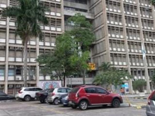 Casa de Vila de 04 quartos compartilha para moças