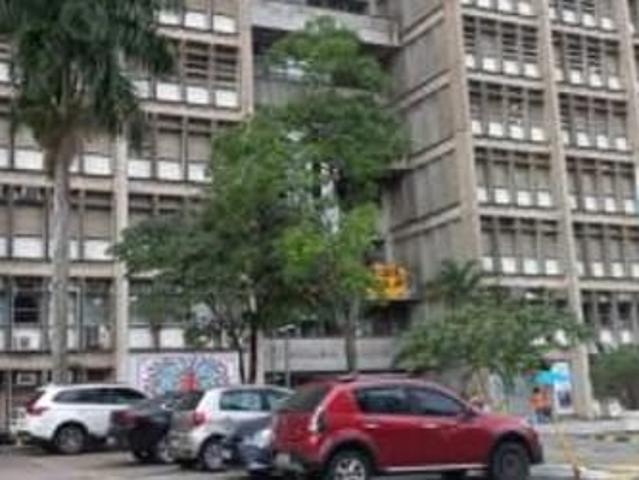 Casa de Vila de 04 quartos compartilha para moças