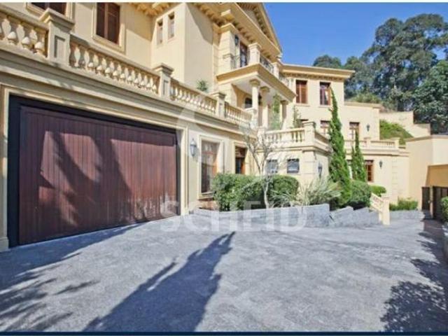 Casa de Vila Exclusiva no Morumbi com 870m² de sofisticação e segurança total