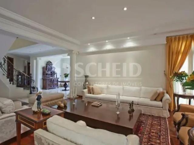 Casa de Vila Exclusiva no Morumbi com 870m² de sofisticação e segurança total