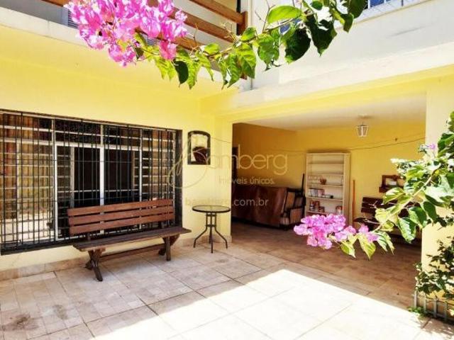 Casa de vila, fechada, com segurança 24 horas, 4 dormitórios, 1 suíte e 2 vagas