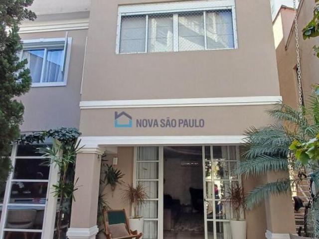 Casa de Vila Fechada na Saúde