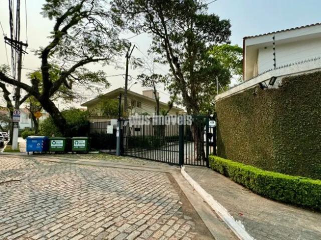 Casa de Vila! Junto ao Ibirapuera! Com Portaria Virtual! Baixou o preço!