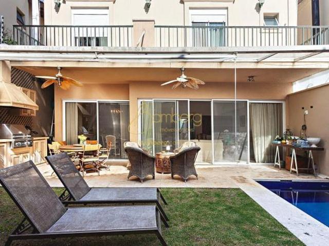 Casa de Vila no Morumbi com 3 Suítes, Piscina e Espaço Gourmet! Alugado