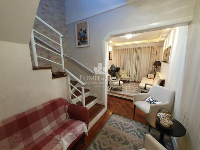 Casa de Vila no Tatuapé com 140m², 3 suítes, área com churrasqueira e forno de pizza