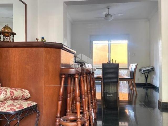 Casa de Vila na Aclimação, com 3 pavimentos, 4 quartos e 8 vagas de garagem