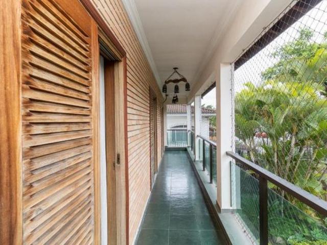 Casa de vila para venda com 4 quartos, 307m²
