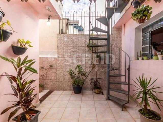 Casa de vila para venda com 5 quartos, sendo 3 suítes, 230m²