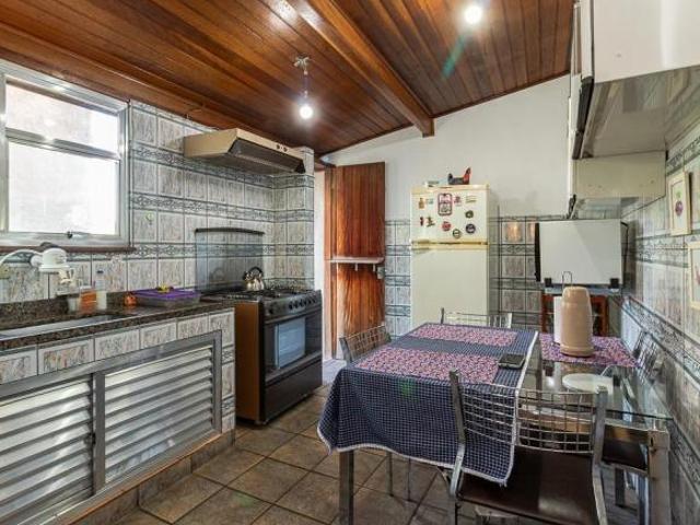 Casa de vila para venda com 5 quartos, 311m²
