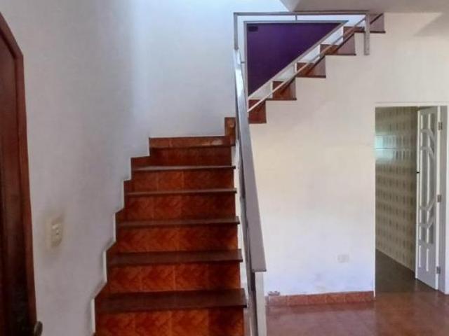 Casa de vila para venda em Vila Romano com 4 quartos, sendo 1 suíte, 190m²