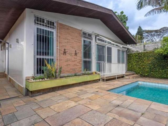 Casa de vila para venda em Brooklin com 5 quartos, sendo 4 suítes, 400m²