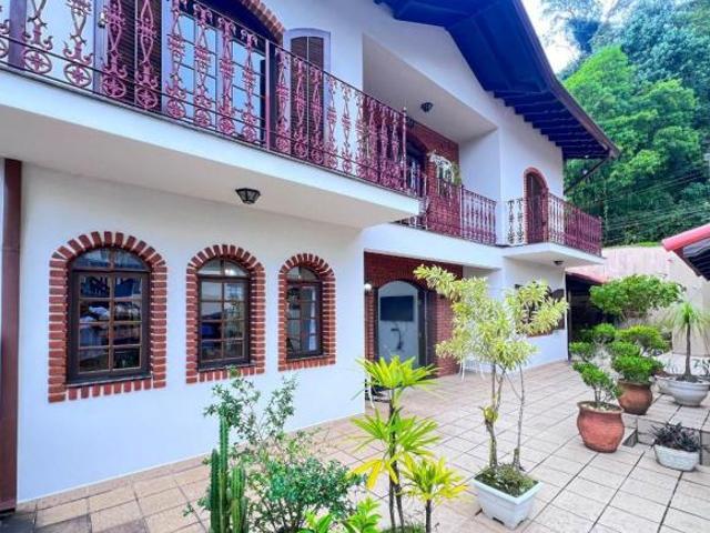 Casa de vila para venda em Centro com 3 quartos, sendo 1 suíte, 270m²
