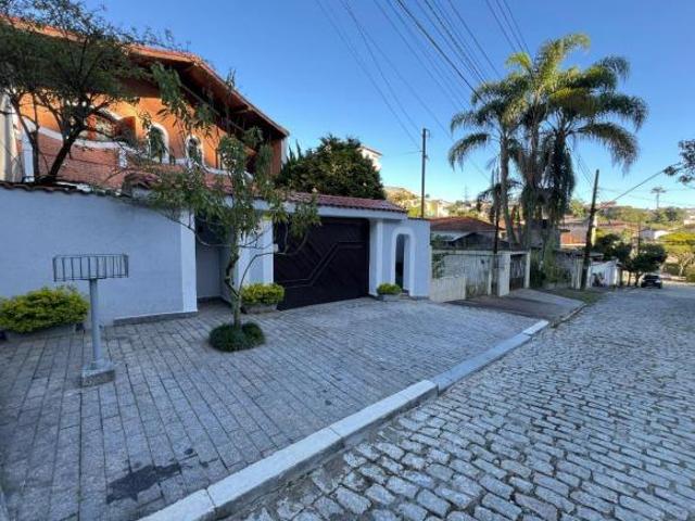 Casa de vila para venda em Centro Alto com 3 quartos, sendo 1 suíte, 198m²