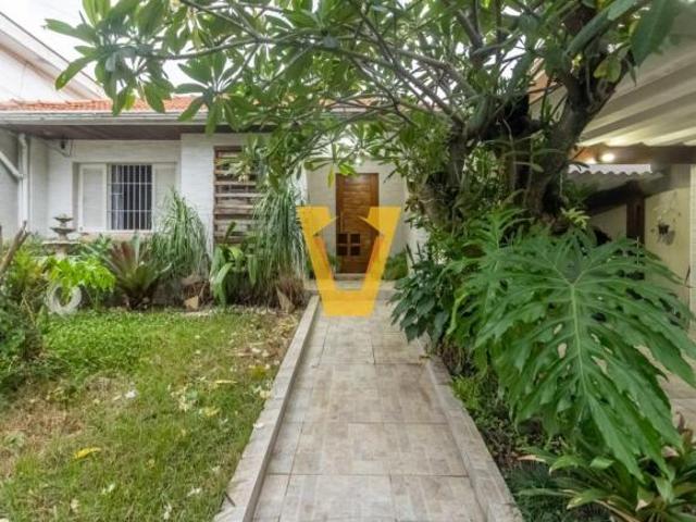 Casa de vila para venda em Chácara Inglesa com 4 quartos, sendo 1 suíte, 350m²