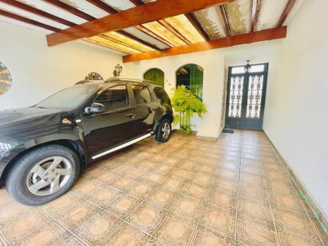 Casa de vila para venda em Jardim Independência com 3 quartos, sendo 1 suíte, 180m²