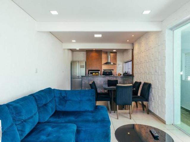 Casa de vila para venda em Jardim Pacaembu com 4 quartos, sendo 2 suítes, 340m²