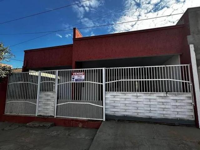 Casa de vila para venda em Parque Residencial Universitário com 2 quartos, sendo 1 suíte, 160m²