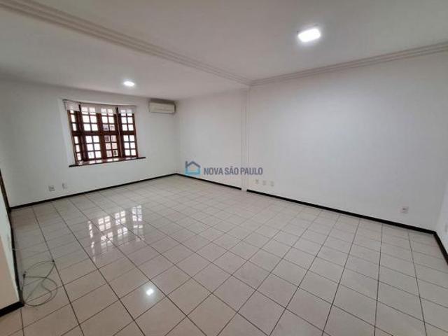 Casa de Vila para Venda em Planalto Paulista. 3 quartos, 4 banheiros, 2 vagas