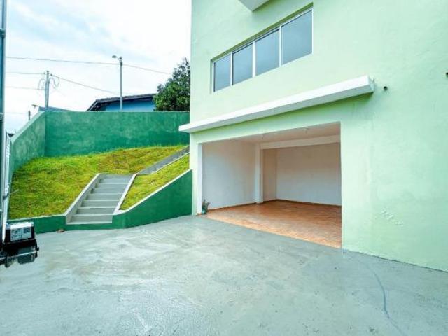 Casa de vila para venda em Santa Luzia com 3 quartos, sendo 1 suíte, 144m²